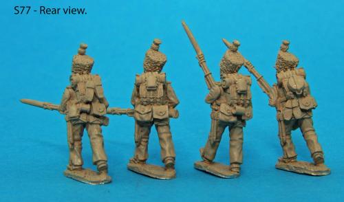 S77 - Saxon light infantry in advancing poses. Calfskin shako covers ...