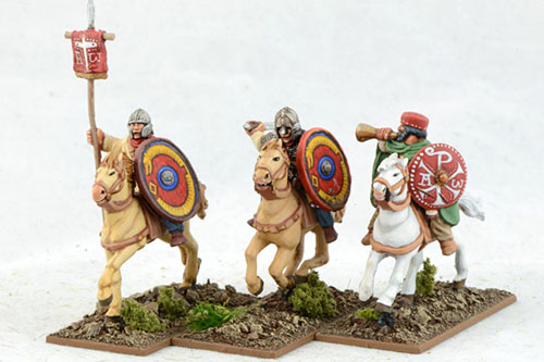 LRC04 Late Roman Cavalry Command Four (3) | LRC04 | Gripping Beast